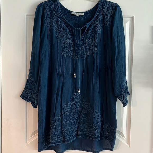 Solitaire | Tops | Hilo Long Sleeve Embroidered Rayon Tunic Top | Poshmark